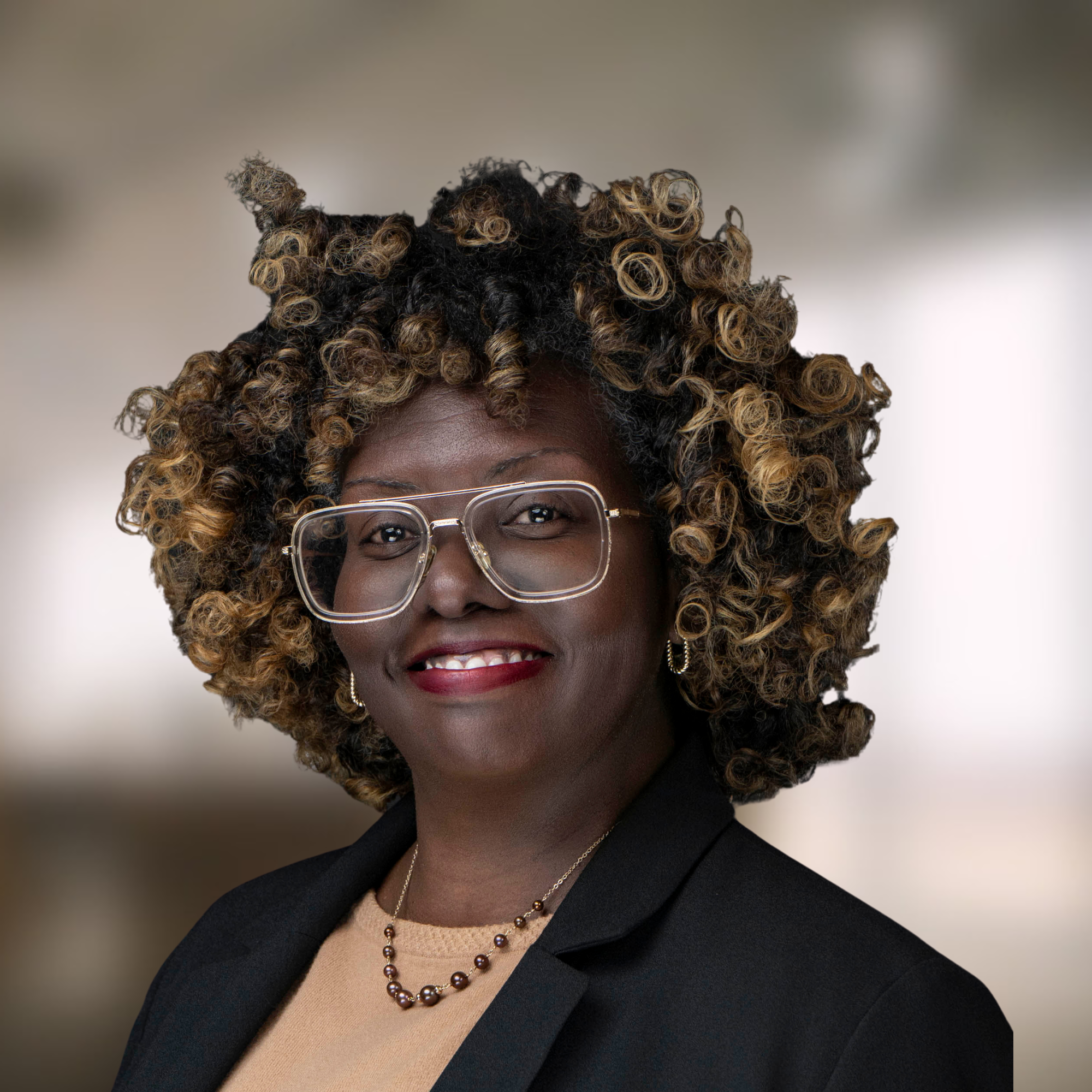 About Tracey Dreighton